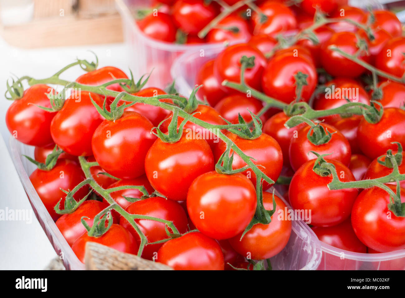 Groceries tomato hi-res stock photography and images - Alamy