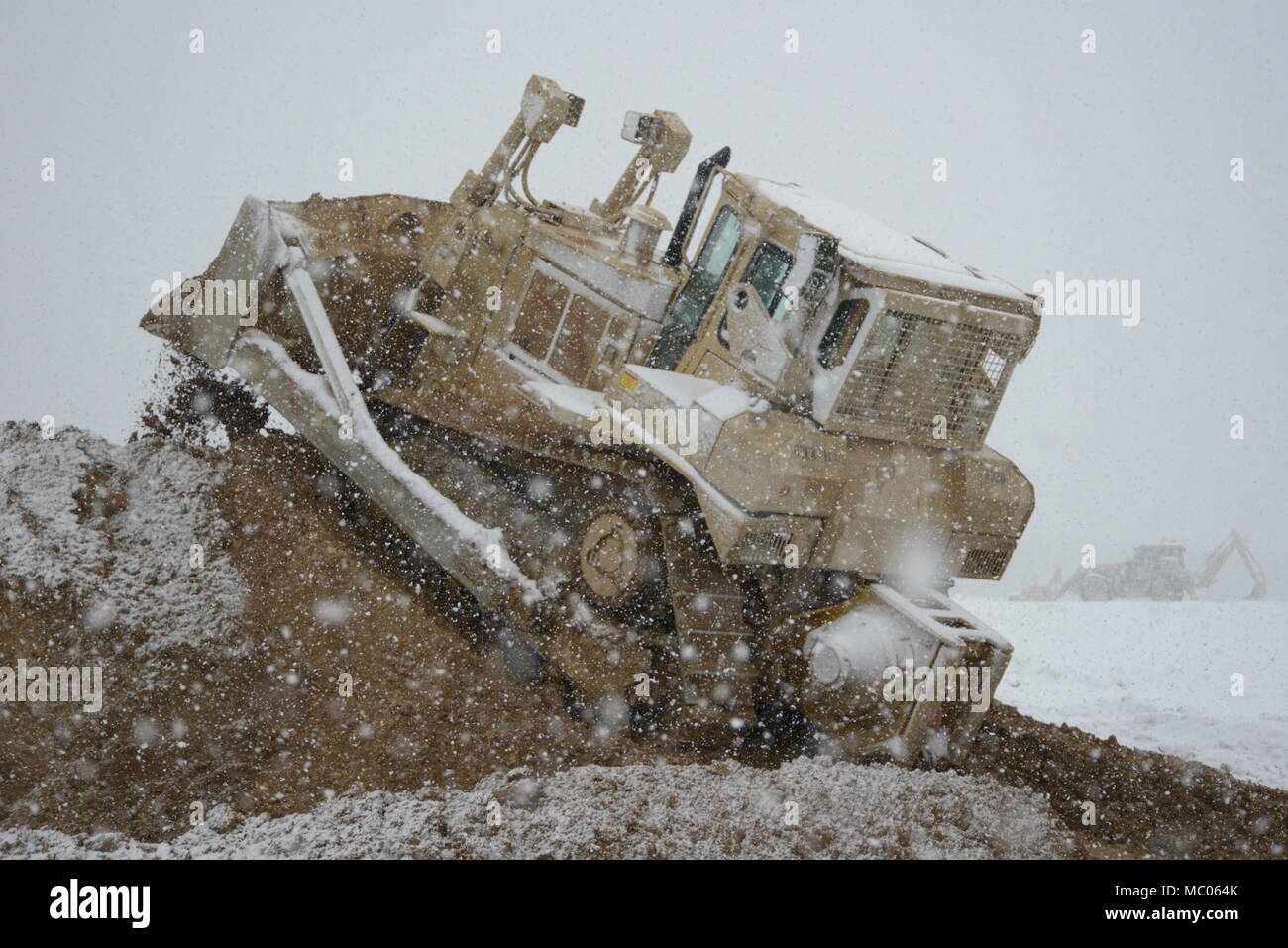 Tank firing grafenwoehr hi-res stock photography and images - Alamy