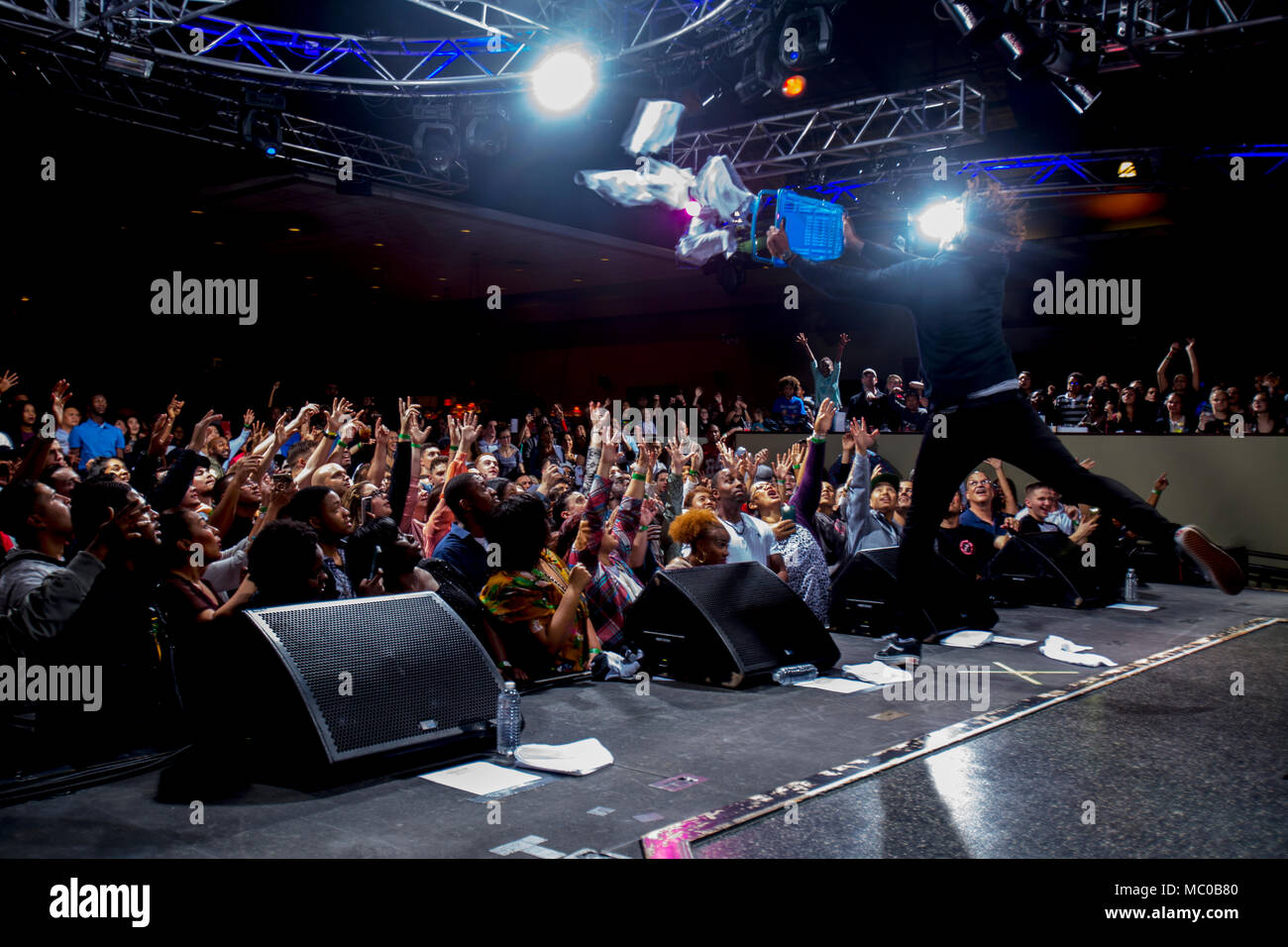 Grammy award winning hip-hop artist Lecrae performs for service members ...