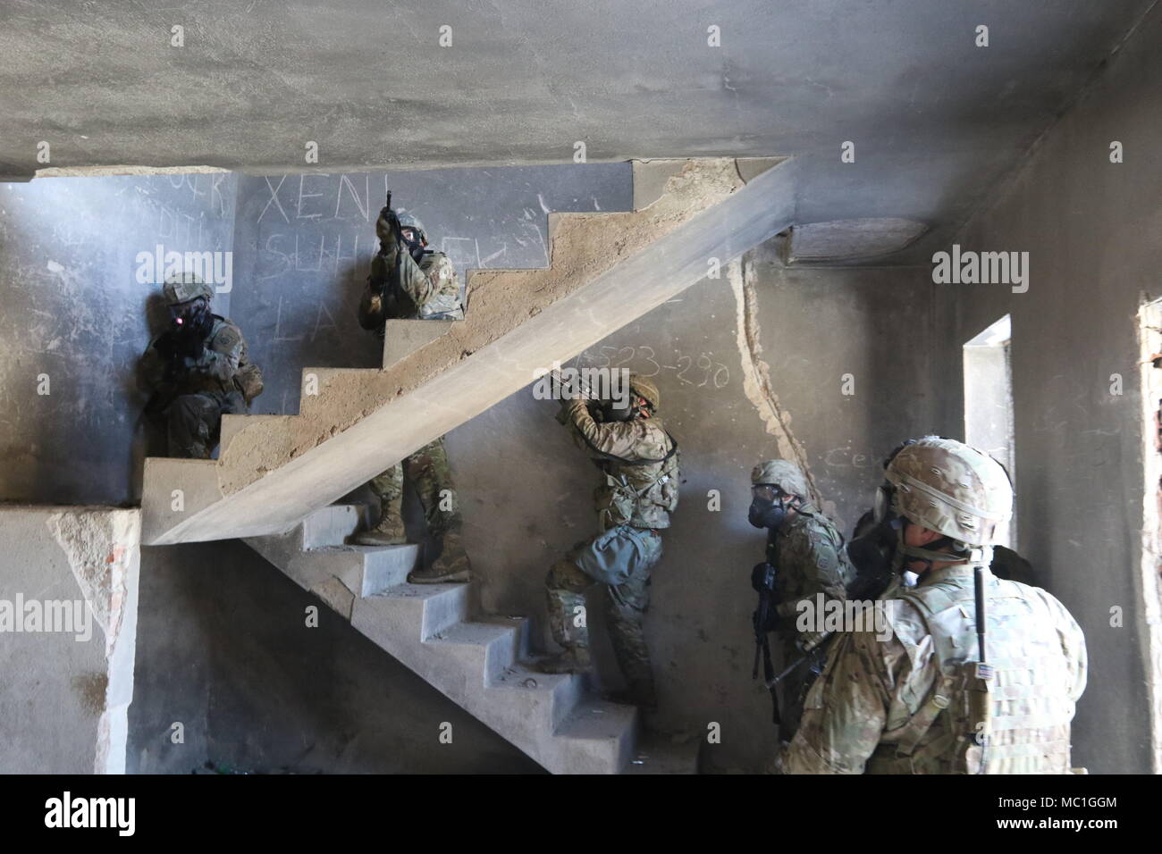 KFOR Multinational Battle Group-East, Forward Command Post Soldiers ...