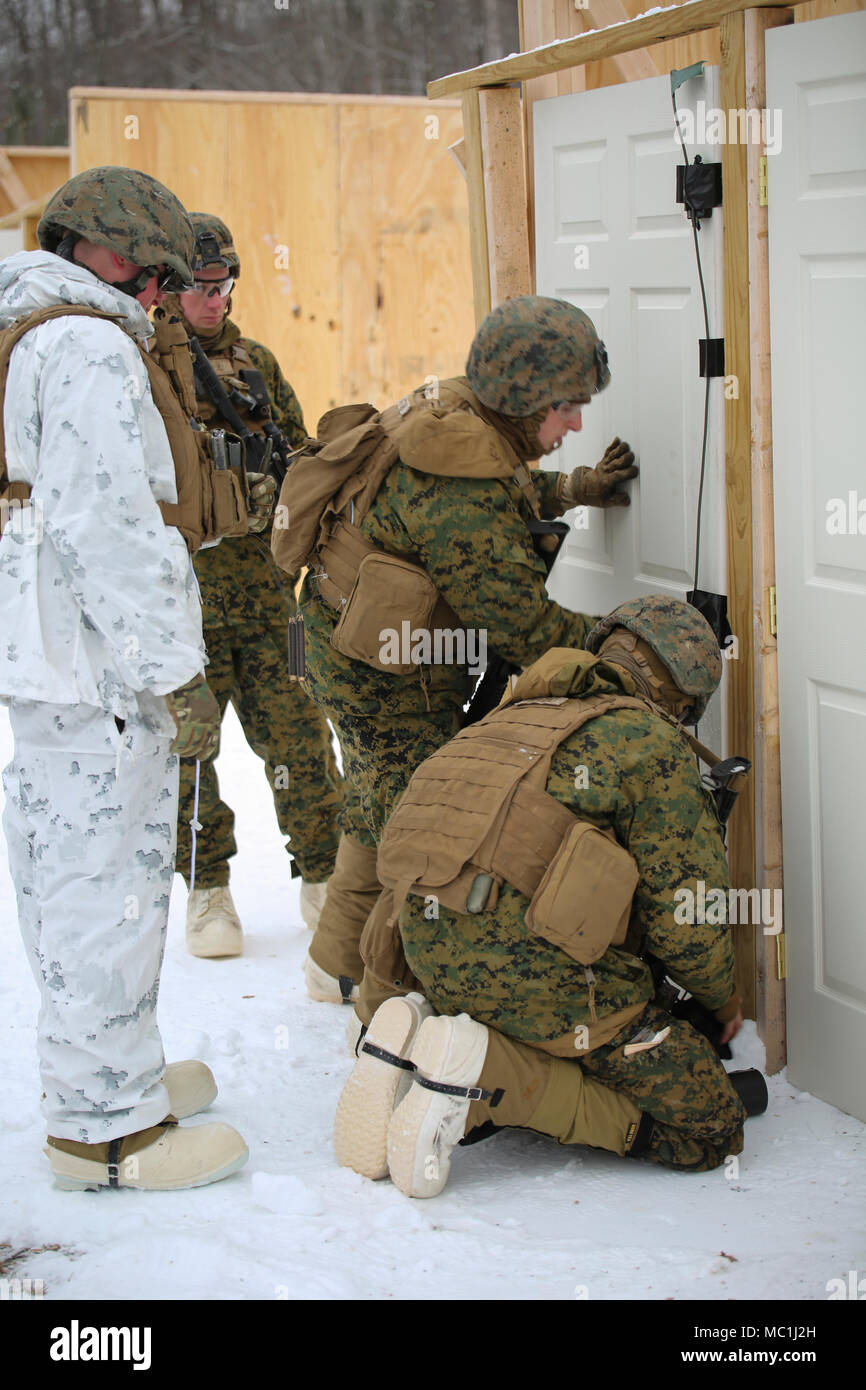 Marines with Company E, 4th Combat Engineer Battalion, 25th Marine ...