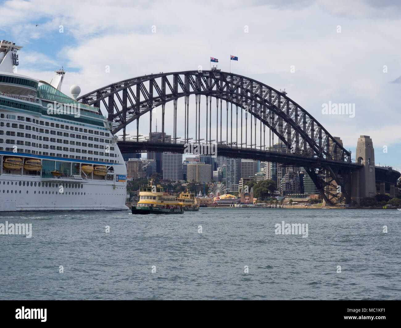 Cruise Ship And Sydney Harbour Bridge Stock Photo - Alamy