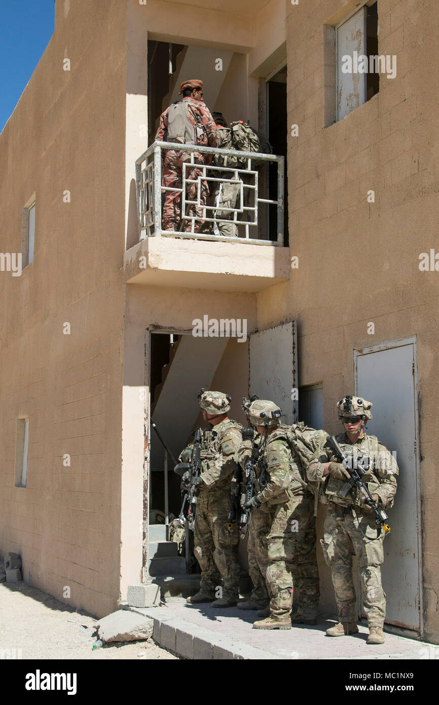 Omani army hi-res stock photography and images - Alamy