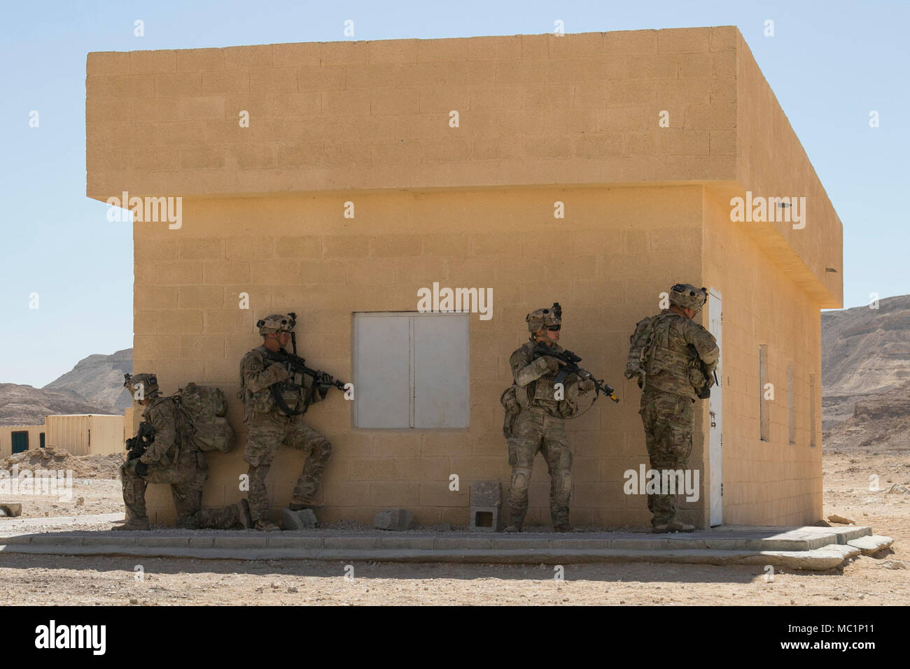 Omani Soldiers High Resolution Stock Photography and Images - Alamy