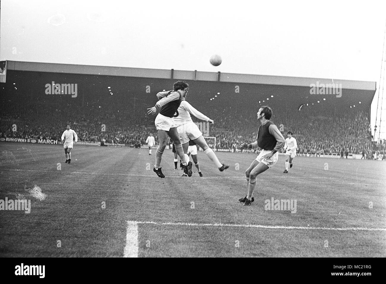 Chelsea v leeds 1970 hi-res stock photography and images - Alamy