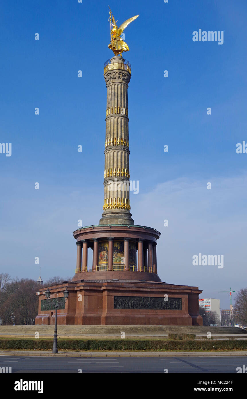 Colossal neo classical stone column hi-res stock photography and images ...