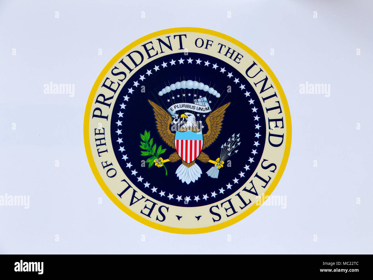 Us shield symbol emblem hi-res stock photography and images - Alamy