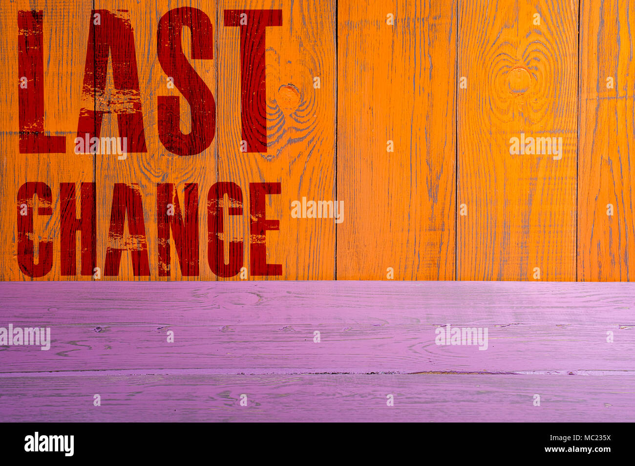 Red sign board hi-res stock photography and images - Alamy