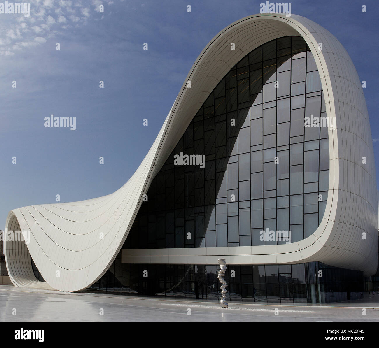 Heydar aliyev center hi-res stock photography and images - Alamy
