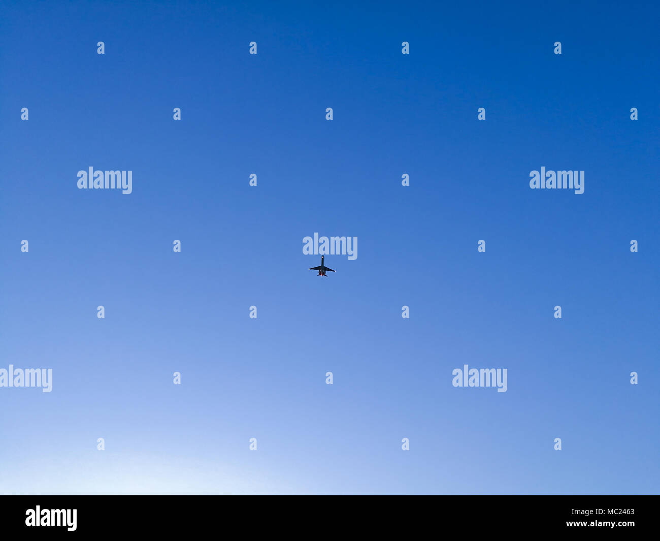 Two jet engines hi-res stock photography and images - Alamy