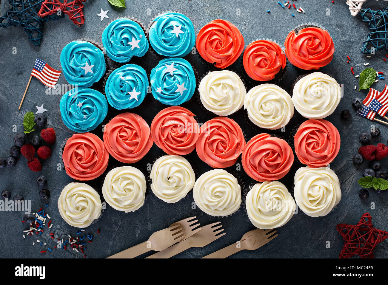 American flag cupcakes red hi-res stock photography and images - Alamy