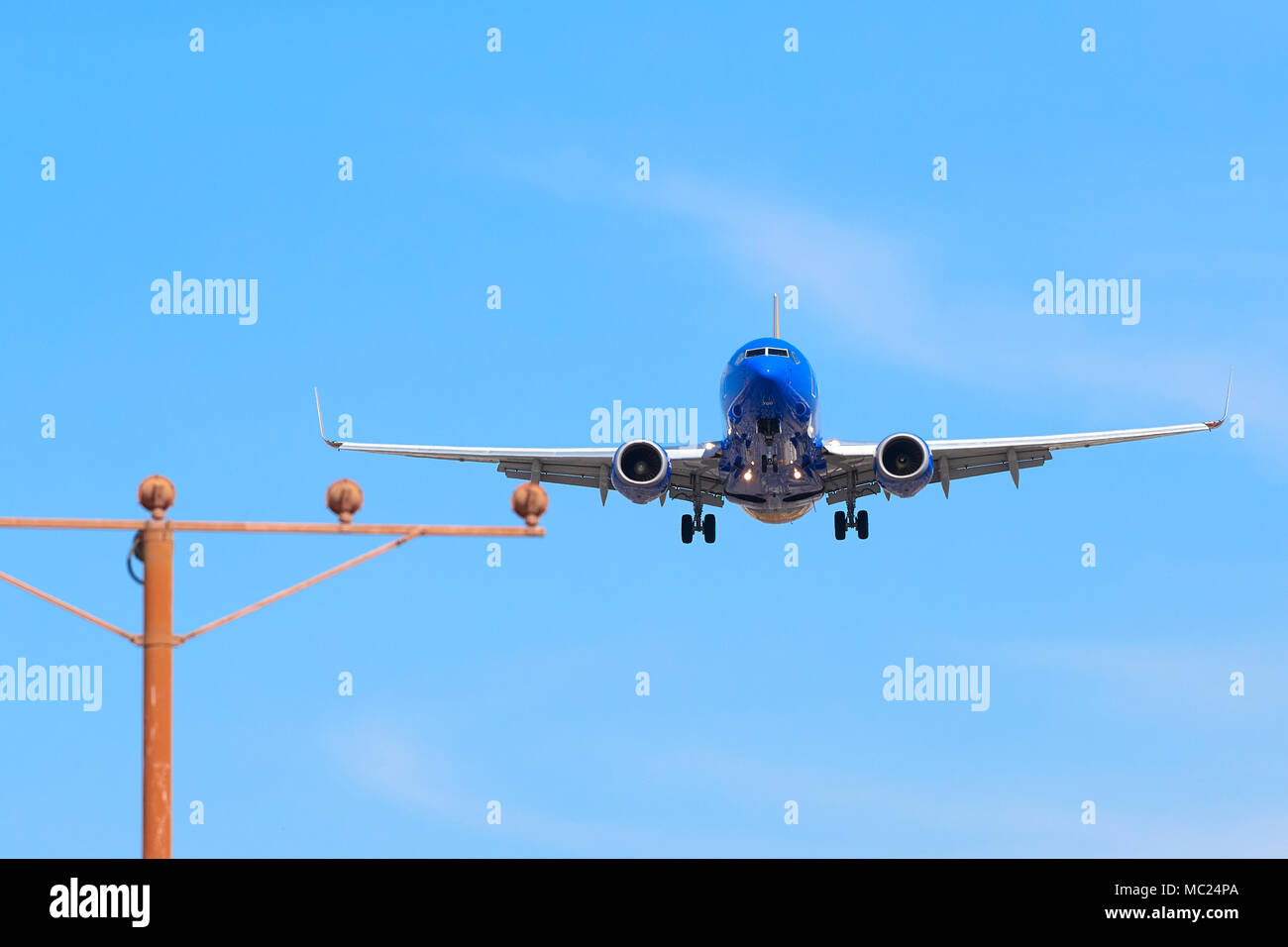 Southwest Airlines Boeing 737 On Final Approach To Los Angeles ...