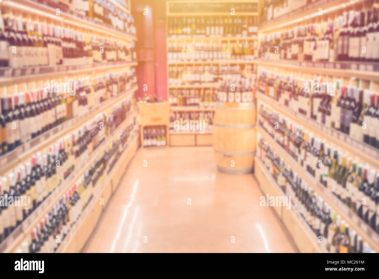 Vintage liquor store hi-res stock photography and images - Alamy
