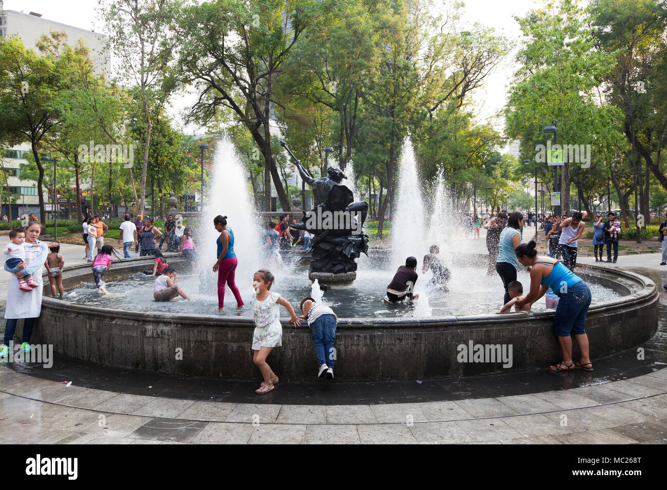 Alameda park mexico fountain hi-res stock photography and images - Alamy