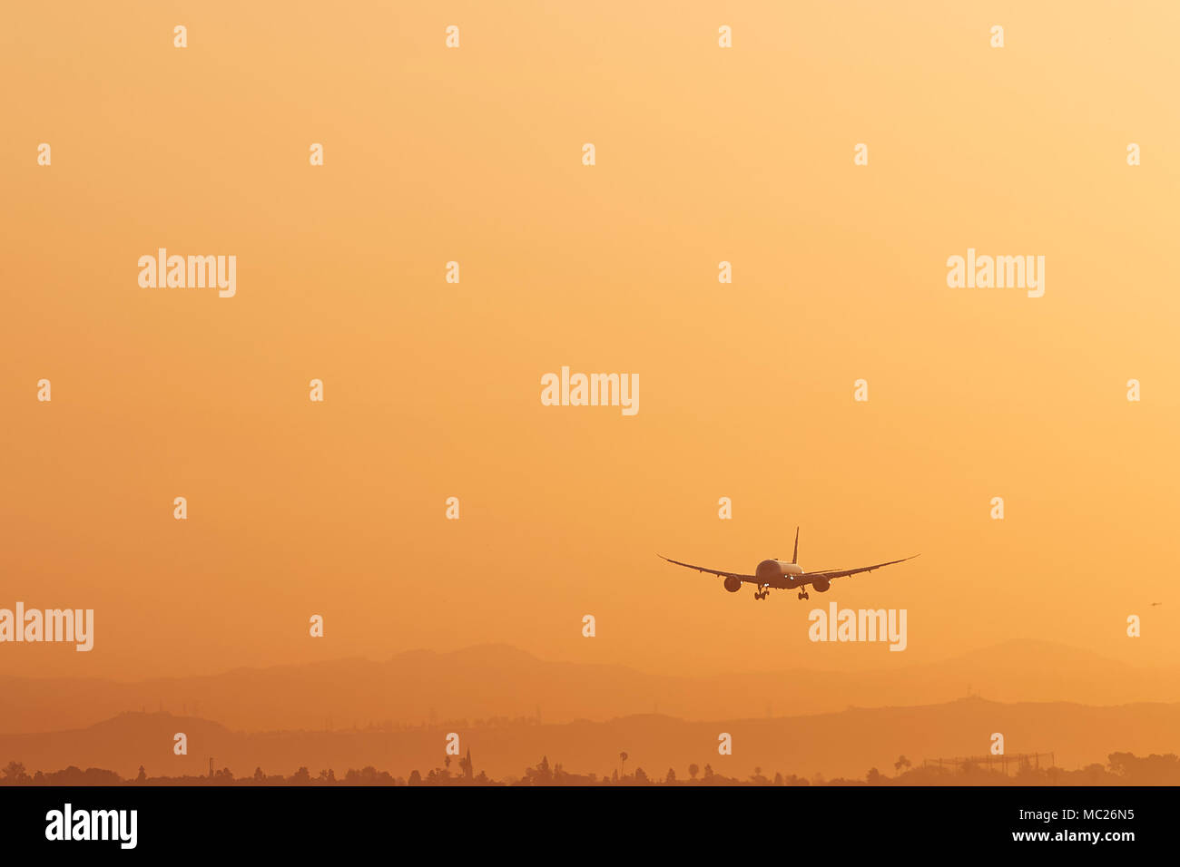 Boeing 787 Dreamliner On Final Approach To Los Angeles International ...