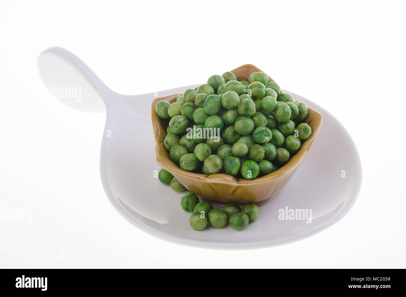 Green peas on the palm hi-res stock photography and images - Alamy