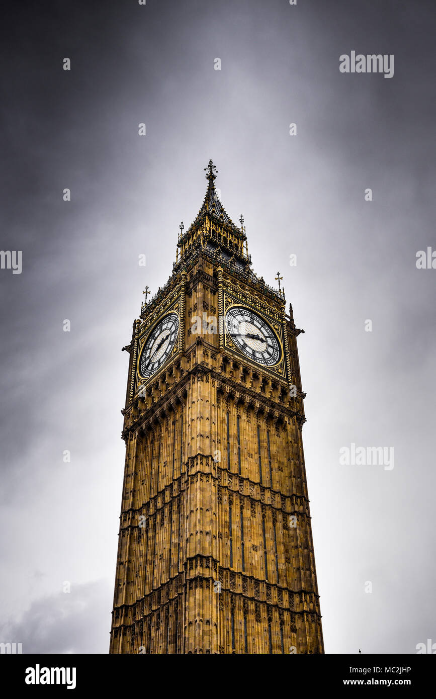 Elizabeth Tower containing Big Ben - Rain storm - Westminster, London ...