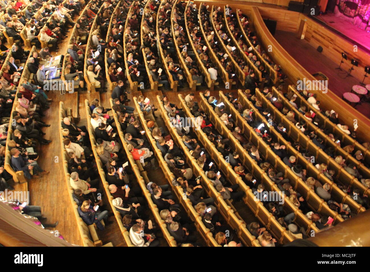 Cinema spectators hi-res stock photography and images - Alamy