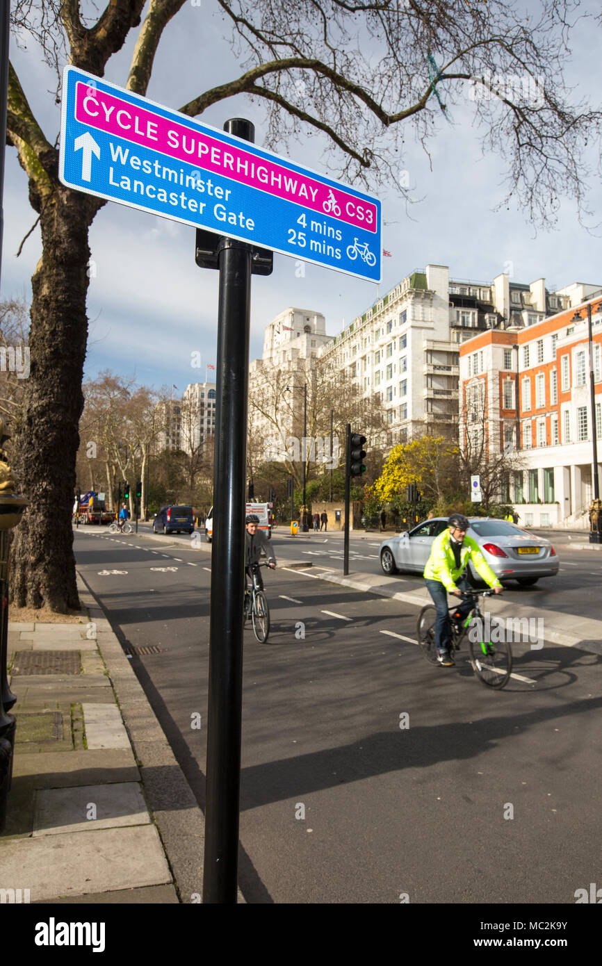 Cyclists on the CS3, cycle supper highway on the Thames Embankment ...