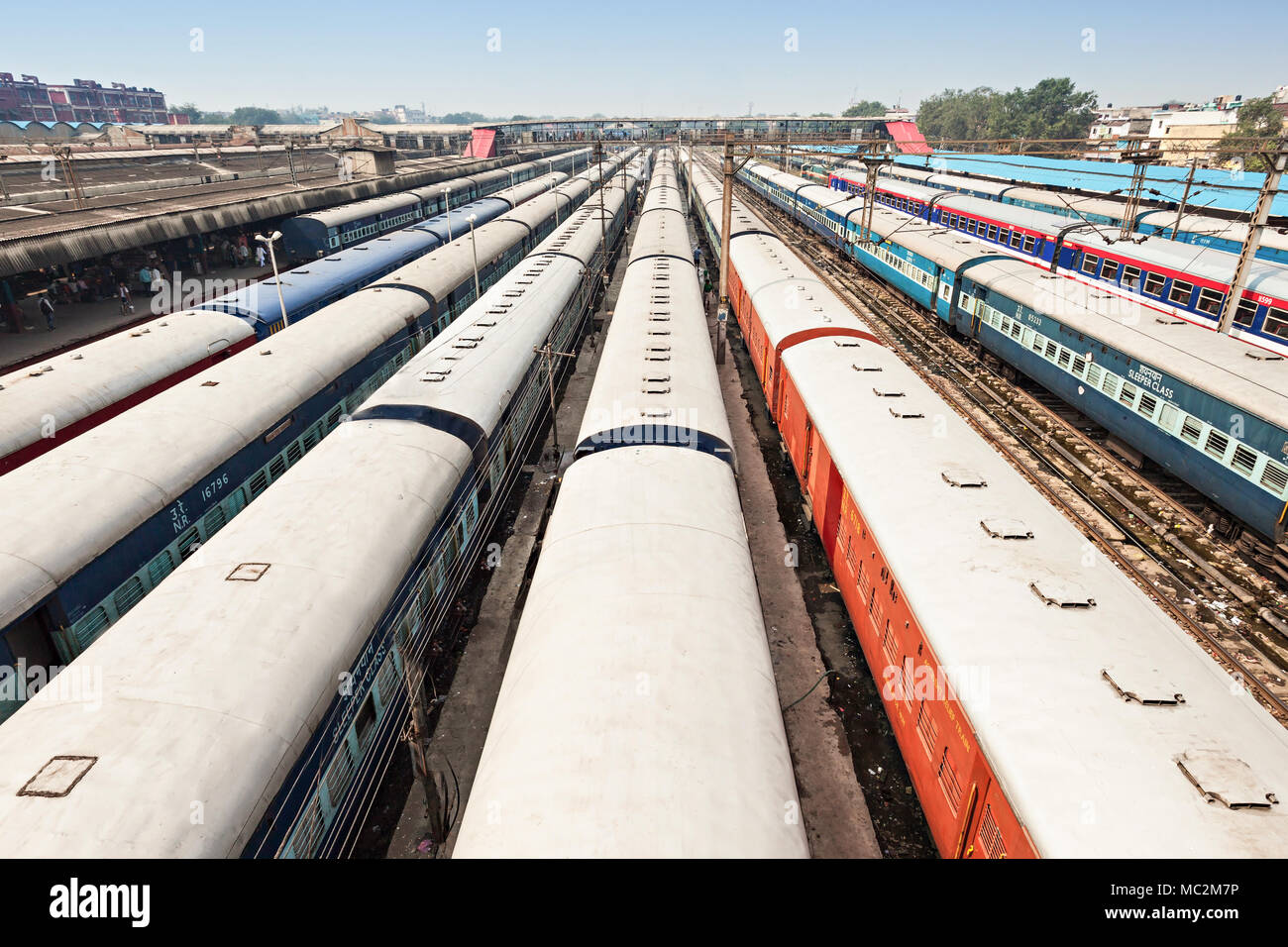 Delhi metro trains hi-res stock photography and images - Alamy