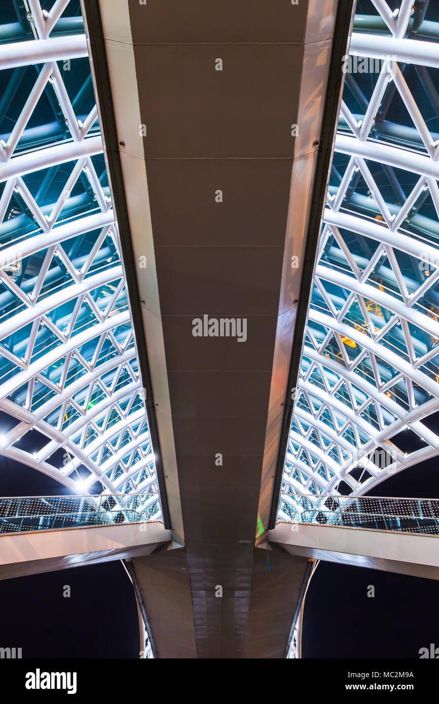 Bow shaped bridge hi-res stock photography and images - Alamy