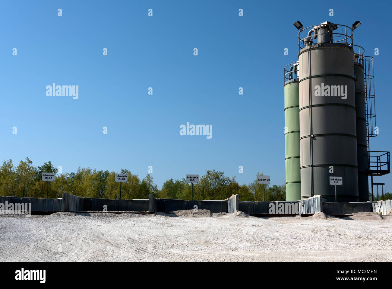 Gravel factory structures and details Stock Photo - Alamy