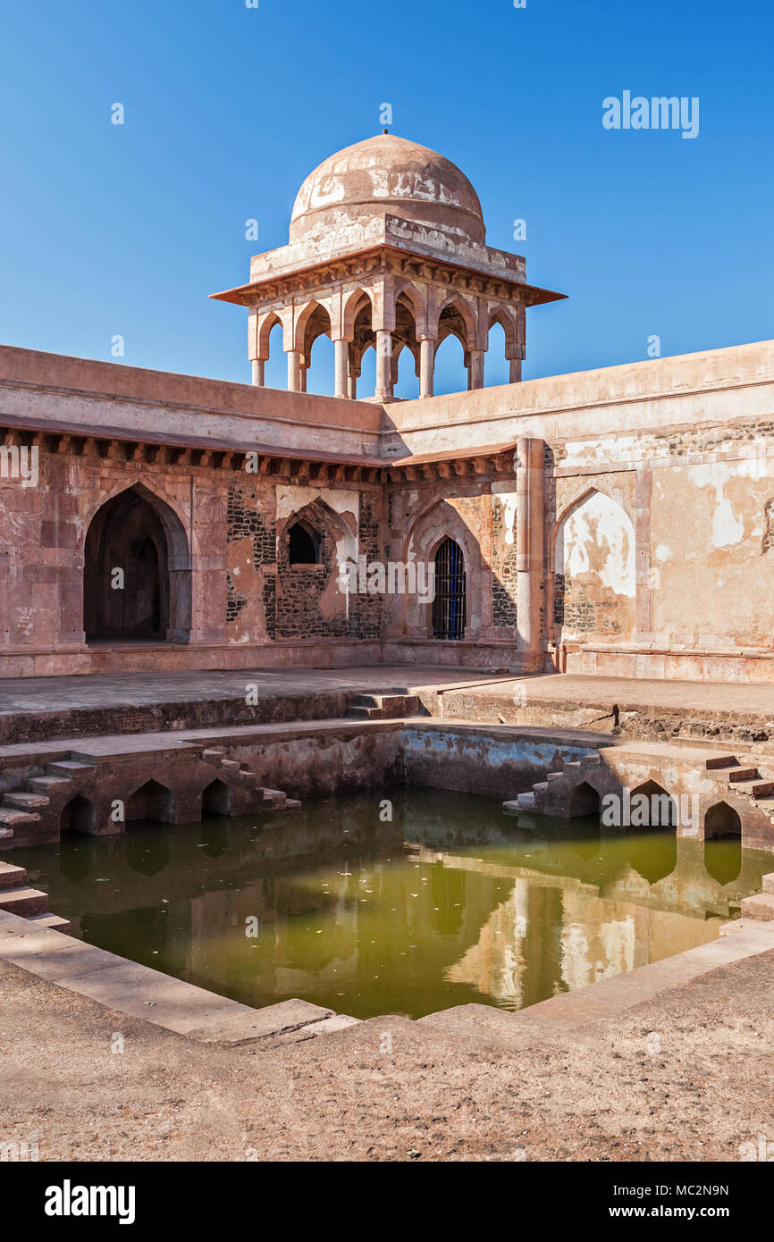 Mandu india palace hi-res stock photography and images - Alamy
