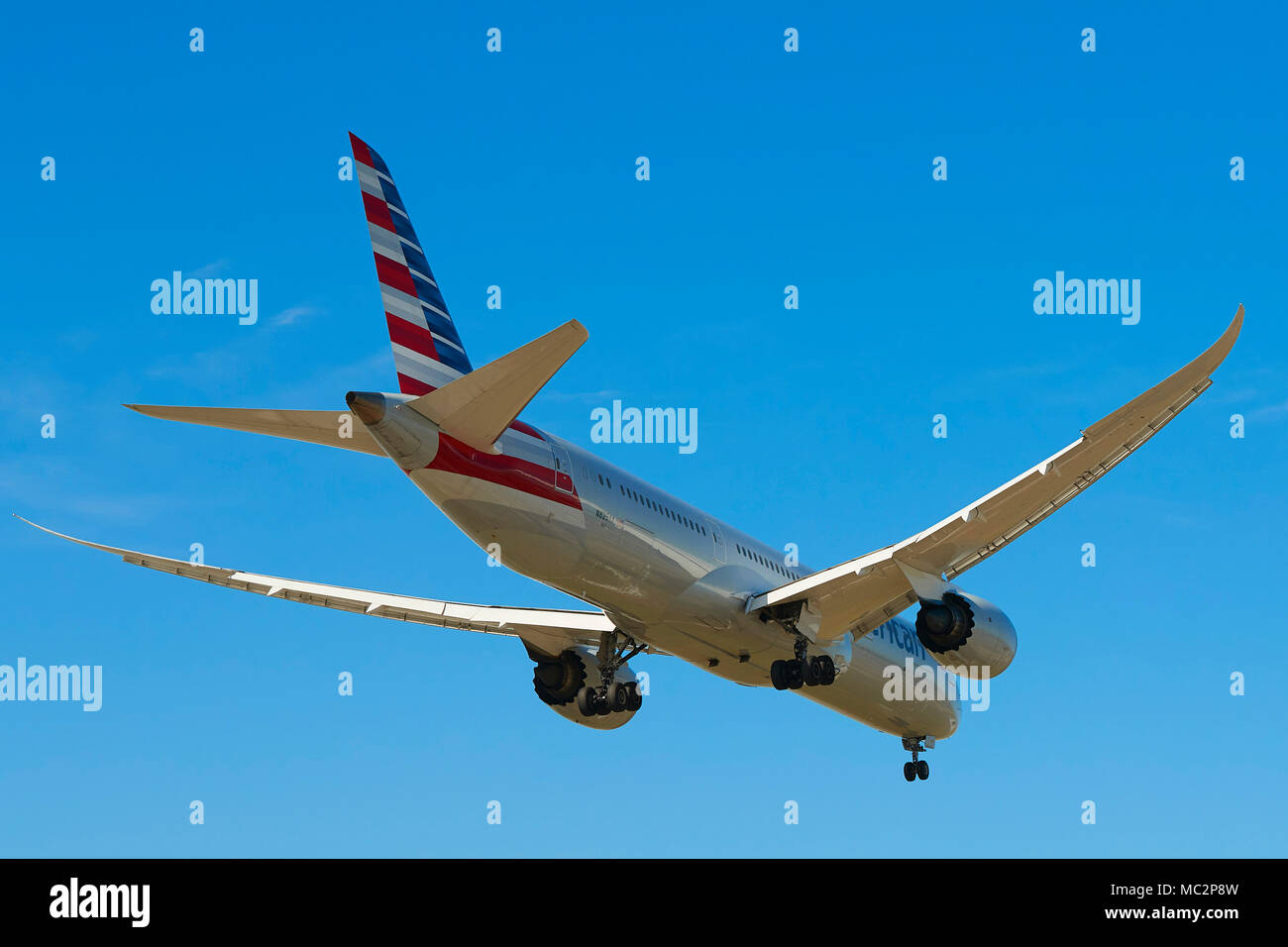 American Airlines Boeing 787 Dreamliner On Final Approach To Los ...