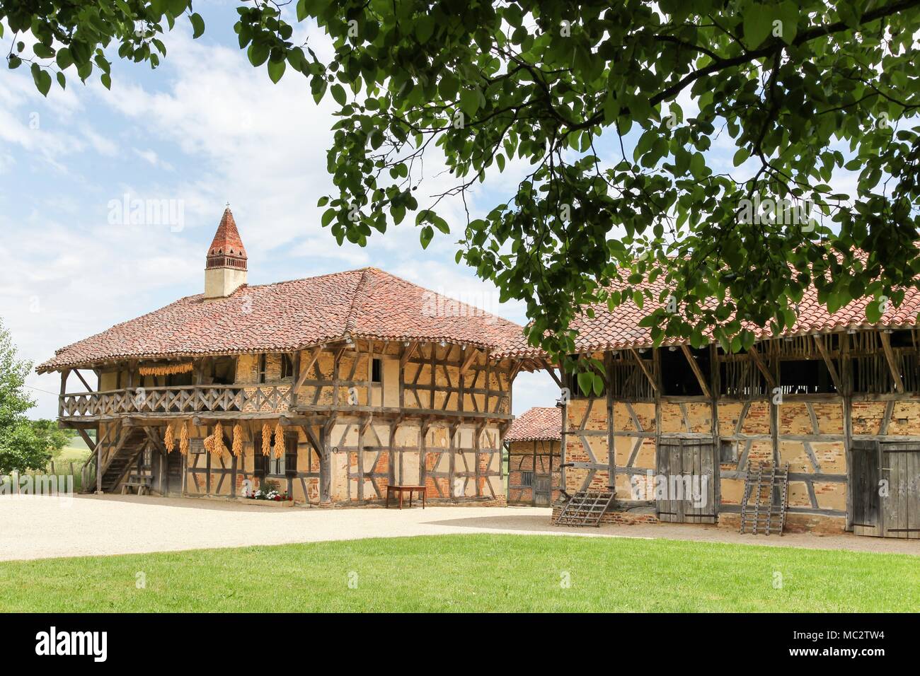French country farm house hi-res stock photography and images - Alamy