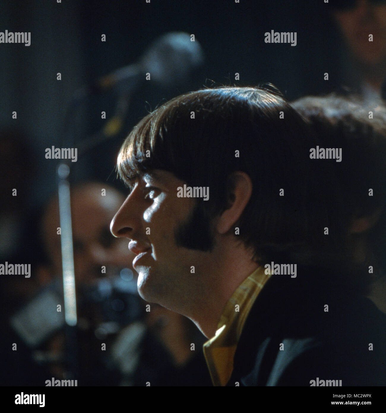 Ringo Starr, britischer Musiker und Beatles-Schlagzeuger, im Profil ...