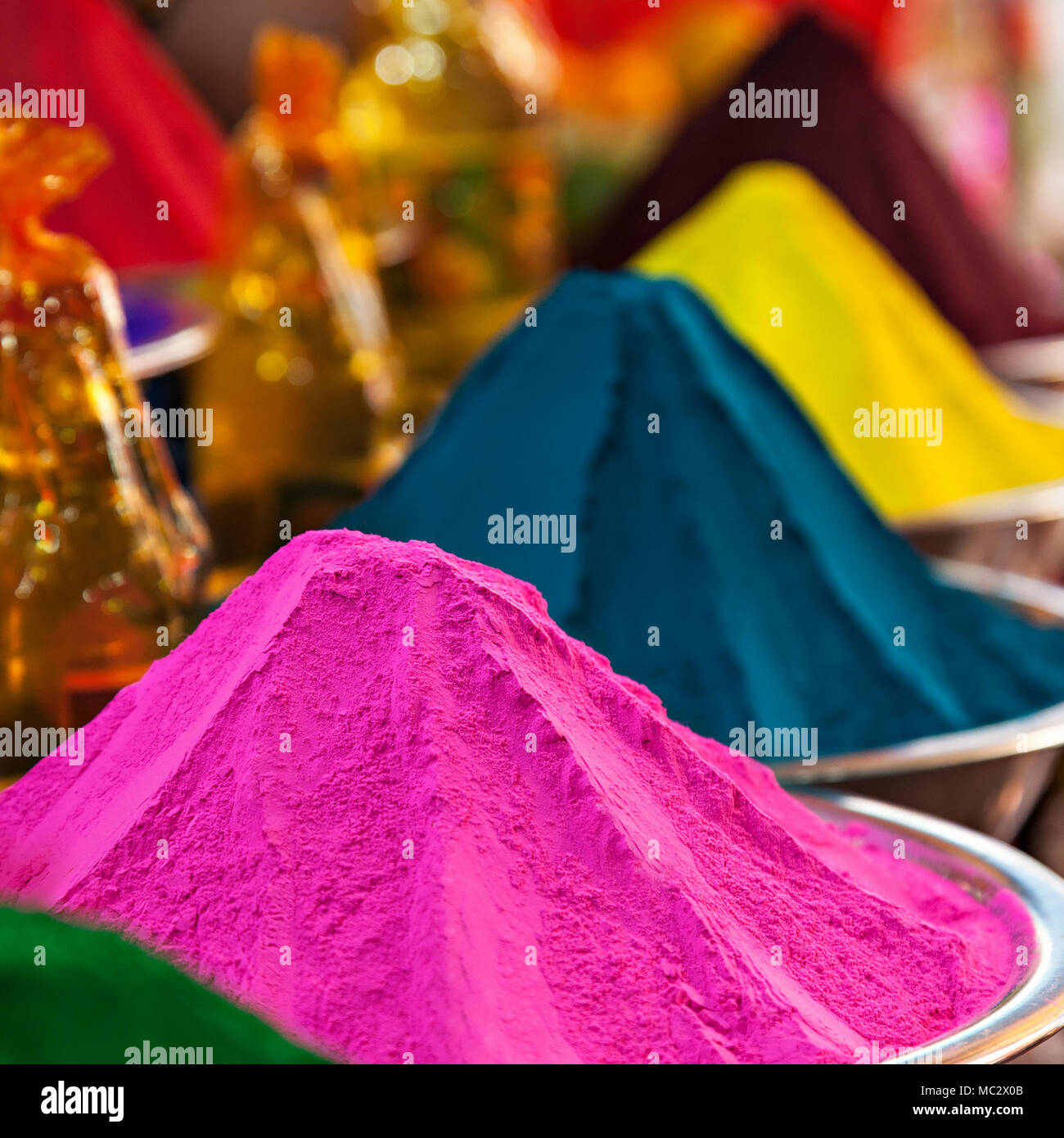 Indian yellow pigment hi-res stock photography and images - Alamy