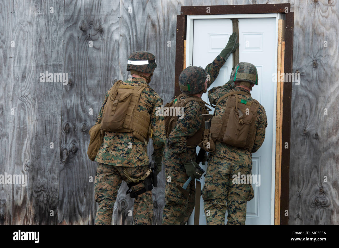 Marines in an Assaultman Course with the Infantry Training Battalion ...