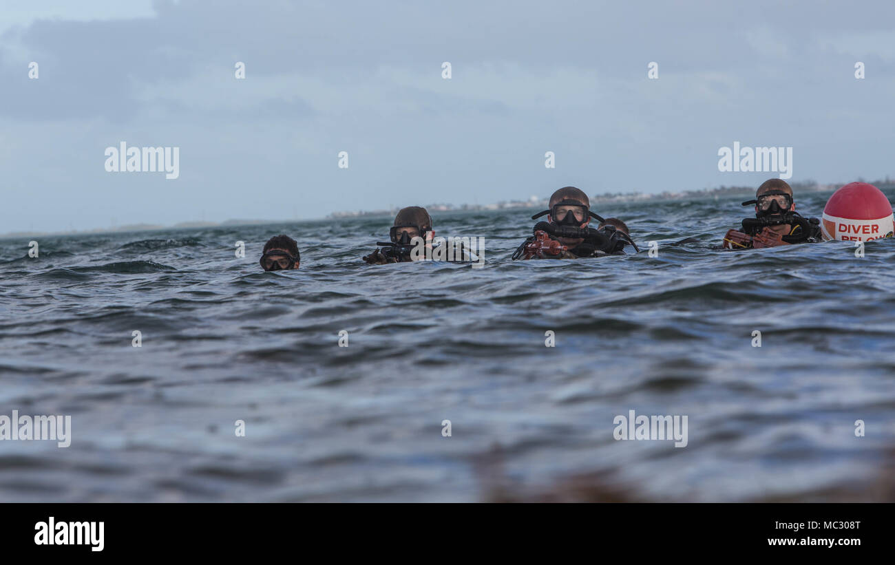 U.S. Marines with Charlie Company, 2d Reconnaissance Battalion, 2d ...