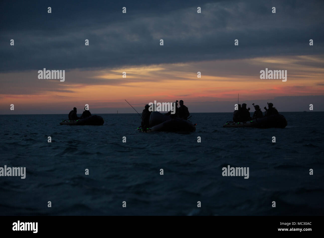 U.S. Marines with Charlie Company, 2d Reconnaissance Battalion, 2d ...