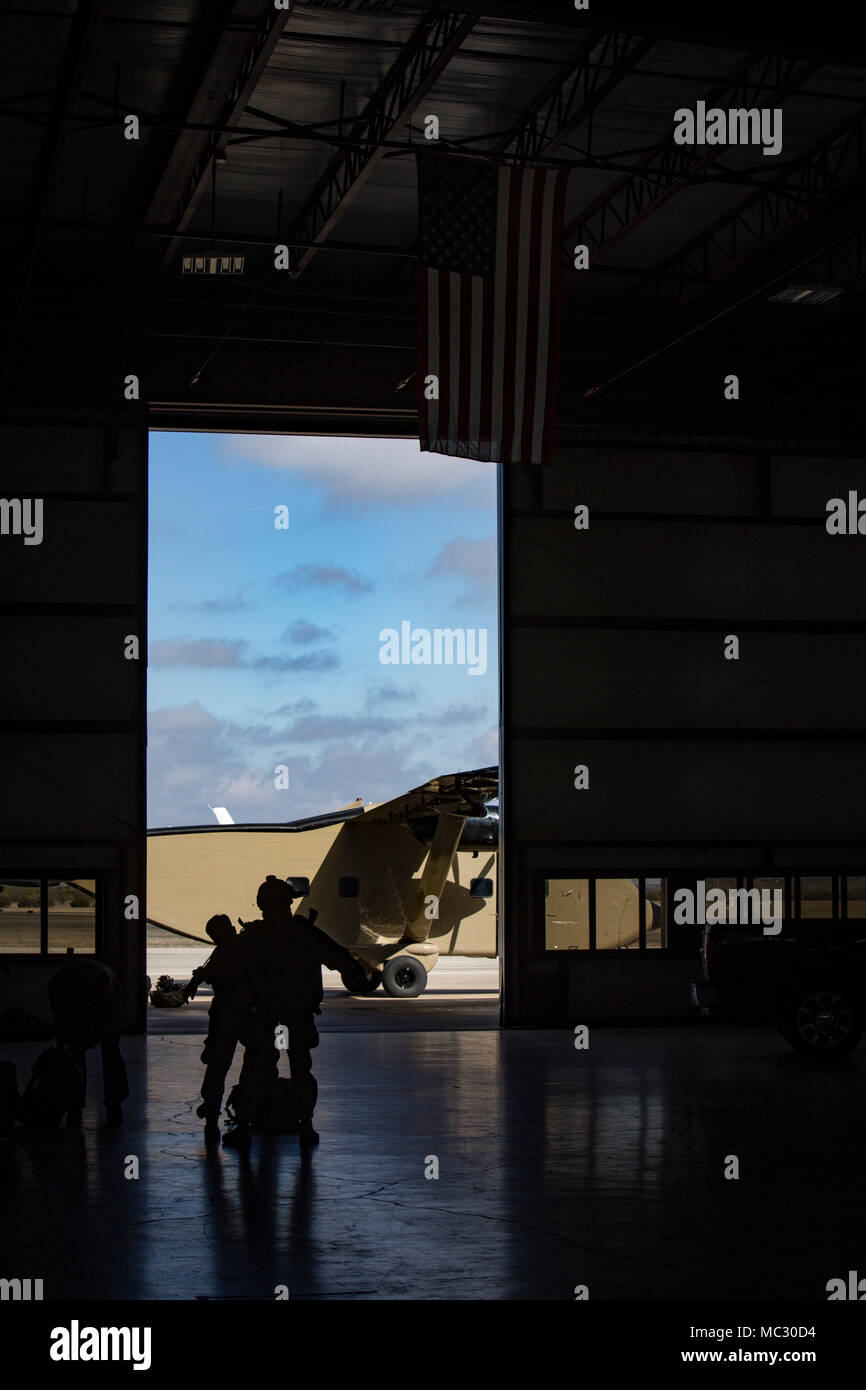 U.S. Marines with Charlie Company, 2d Reconnaissance Battalion, 2d ...