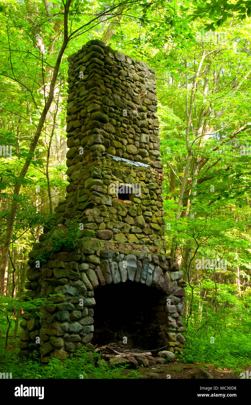 Chimney, Roaring Brook Falls open space, Cheshire, Connecticut Stock ...