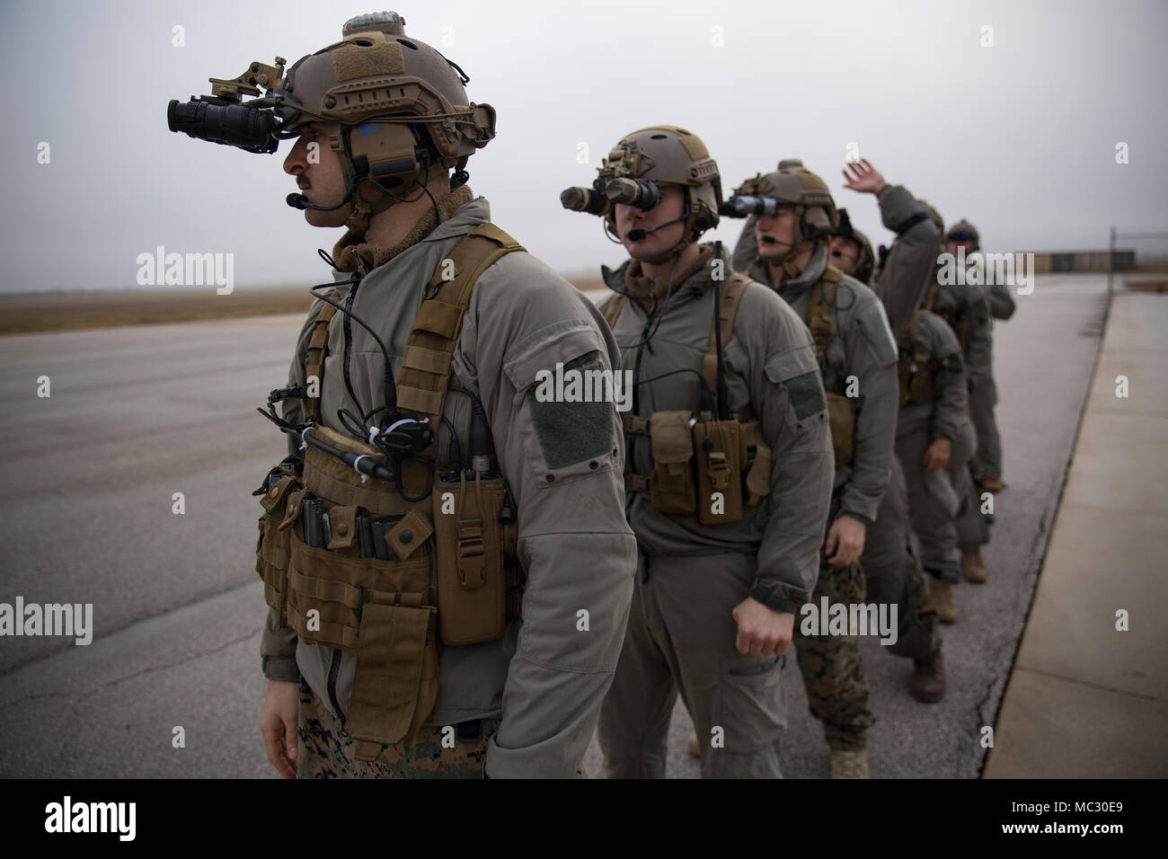 U.S. Marines and Sailors with Charlie Company, 2d Reconnaissance ...