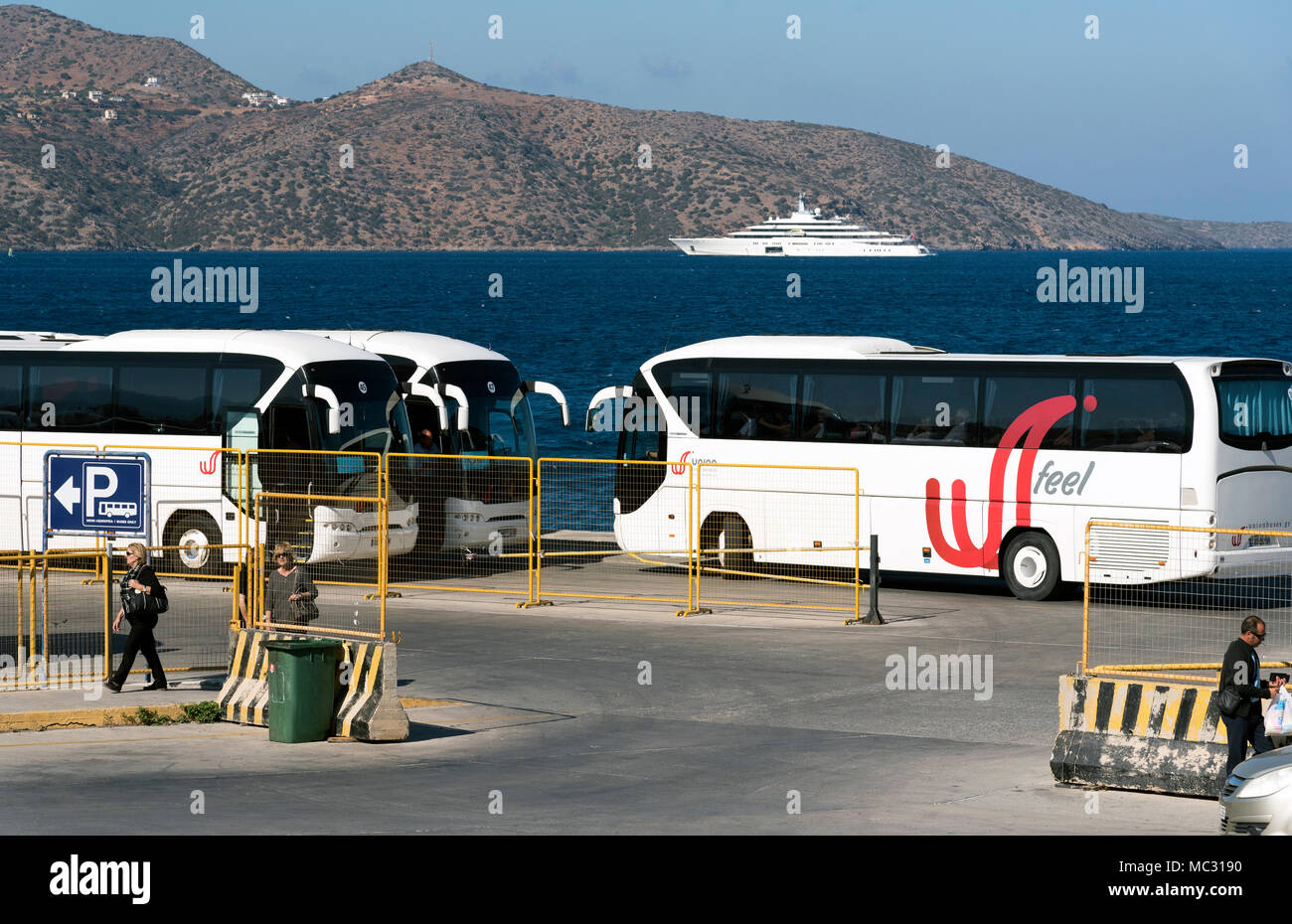 Bus parking hi-res stock photography and images - Alamy
