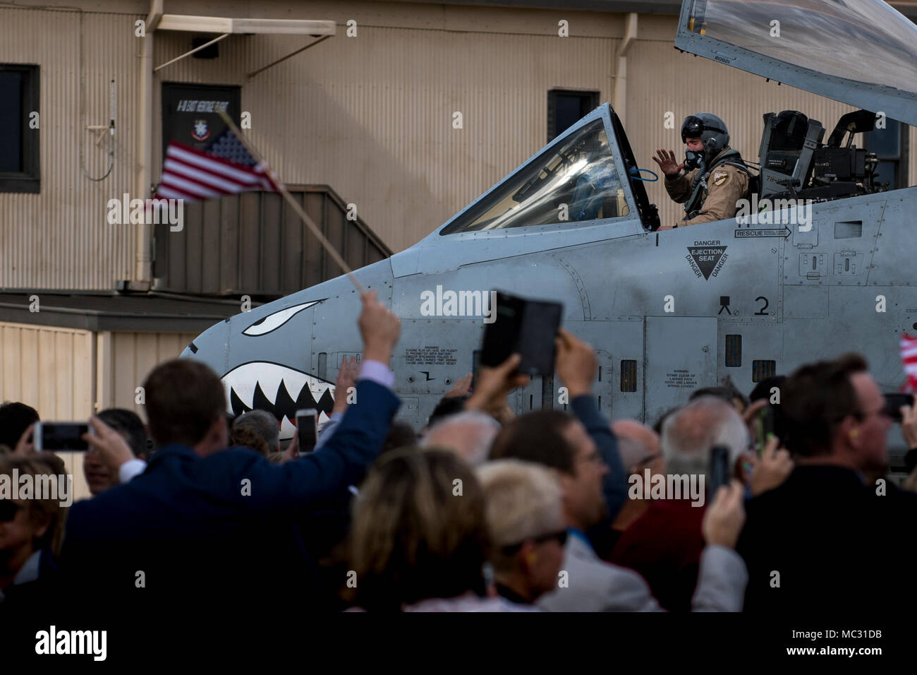 Isis fighter weapons hi-res stock photography and images - Alamy