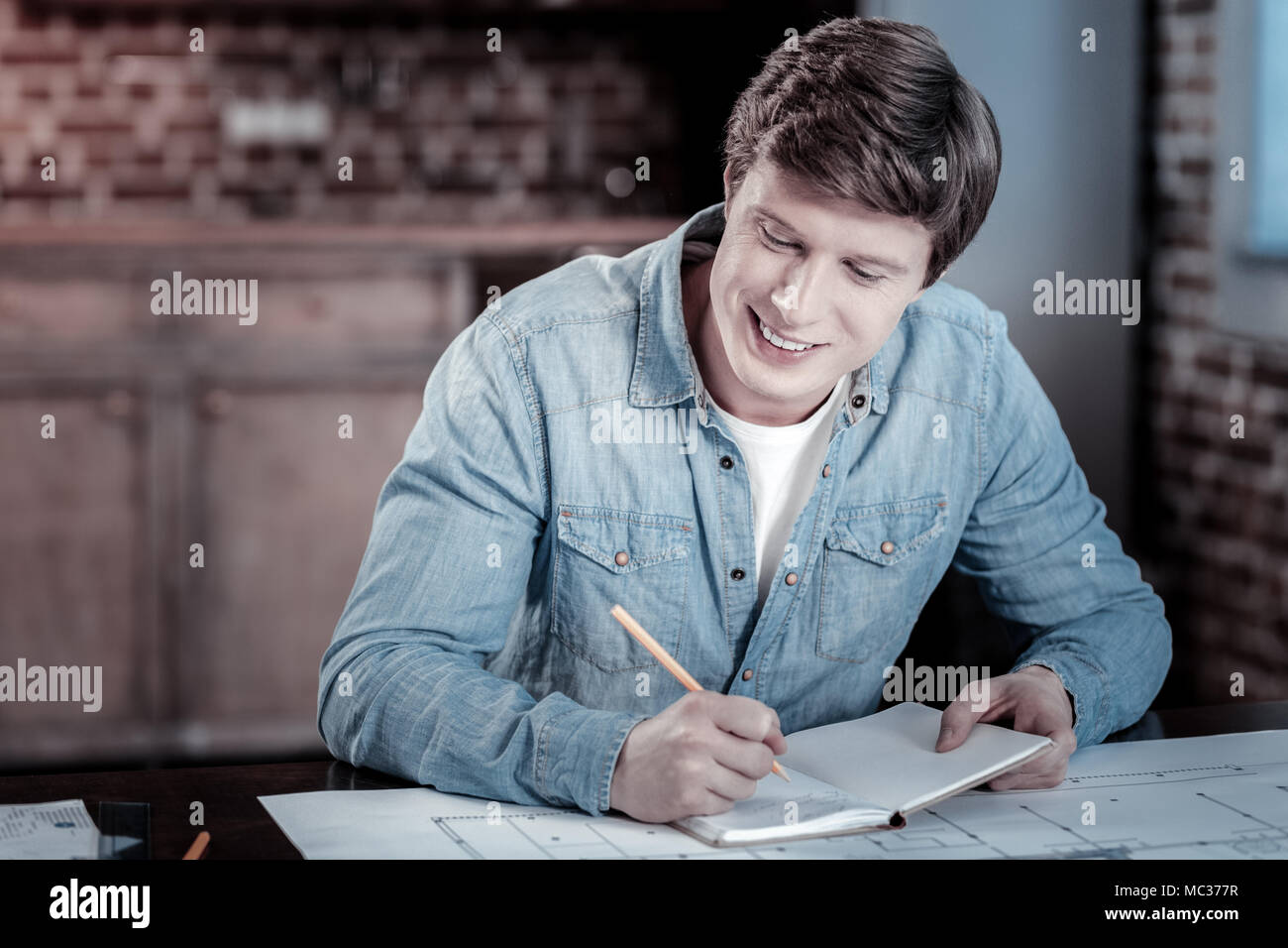 Engineer writing hi-res stock photography and images - Alamy