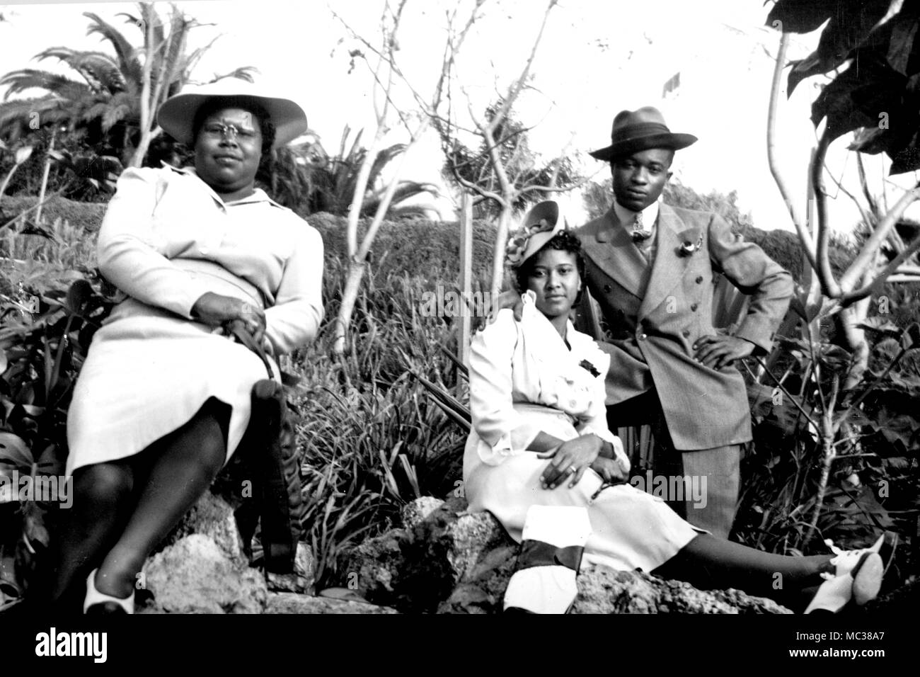Middle class family 1930s Black and White Stock Photos & Images - Alamy