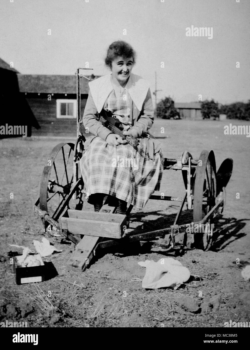 Vintage 1920s farm hi-res stock photography and images - Alamy