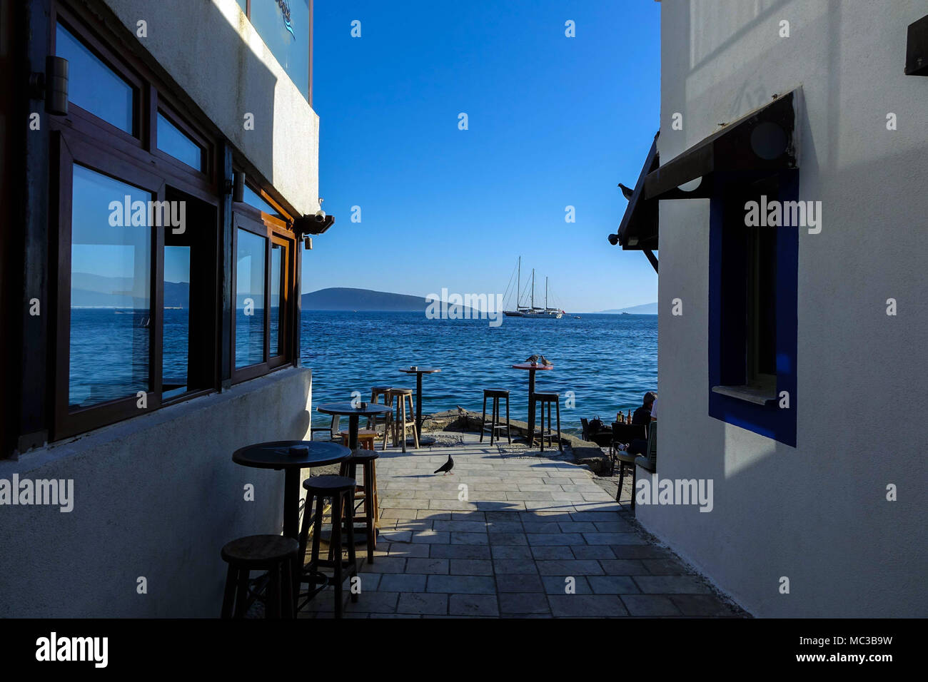 Sea front beach bar hi-res stock photography and images - Alamy