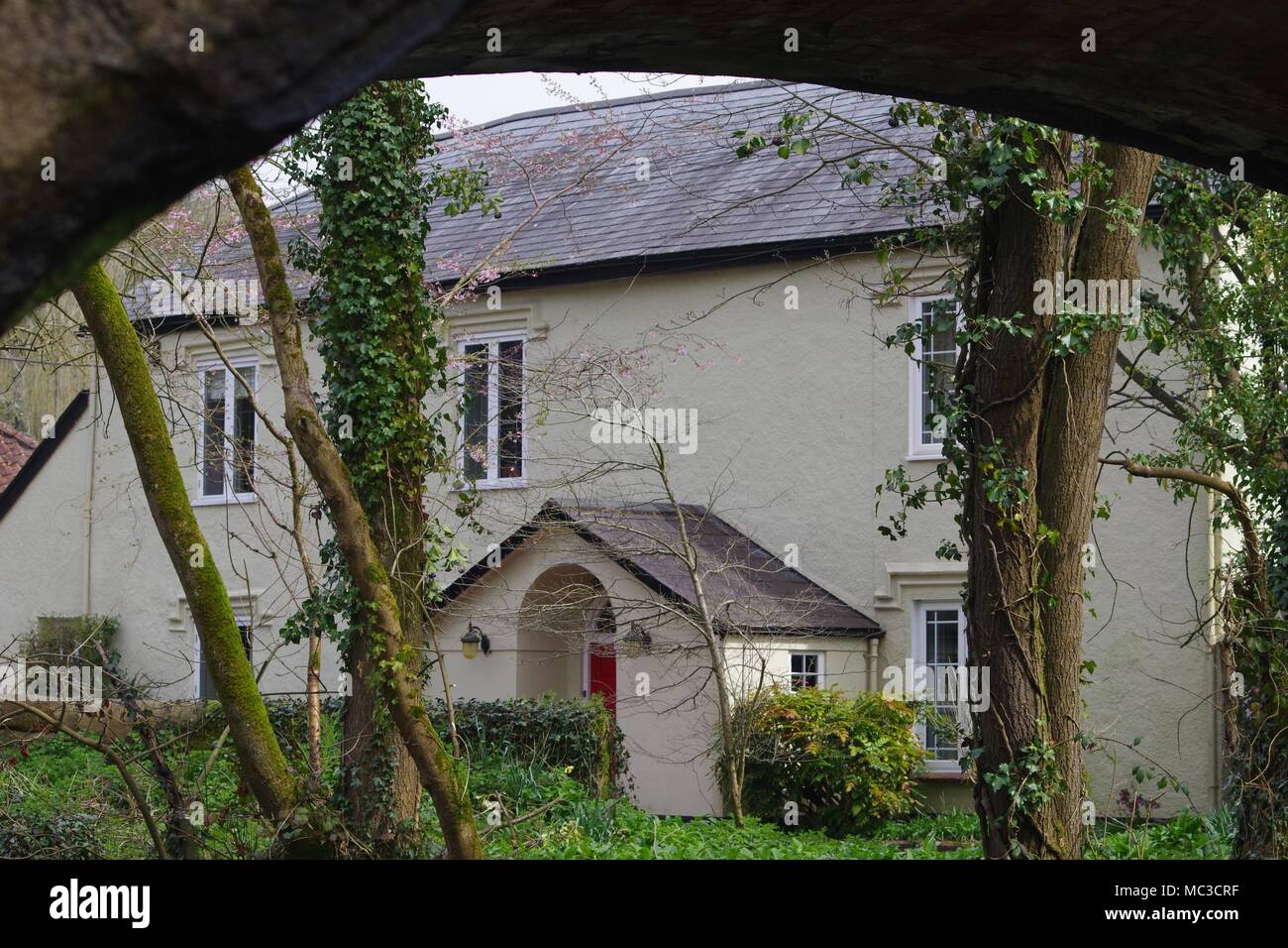 Cottage With White Porch High Resolution Stock Photography and Images ...
