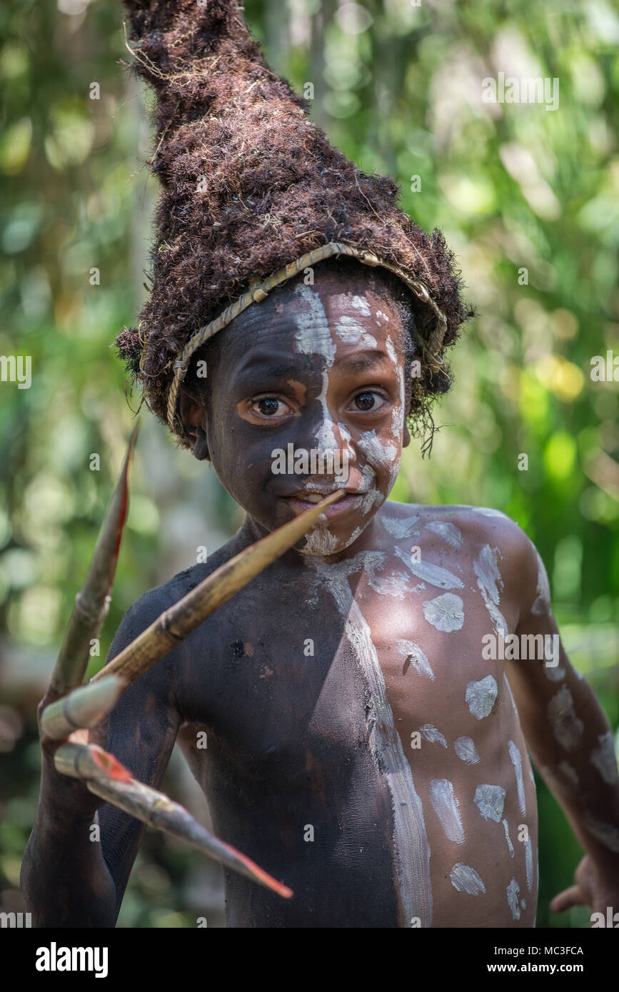 Nokondi half men performance, Goroka area, Eastern Higlands Province ...