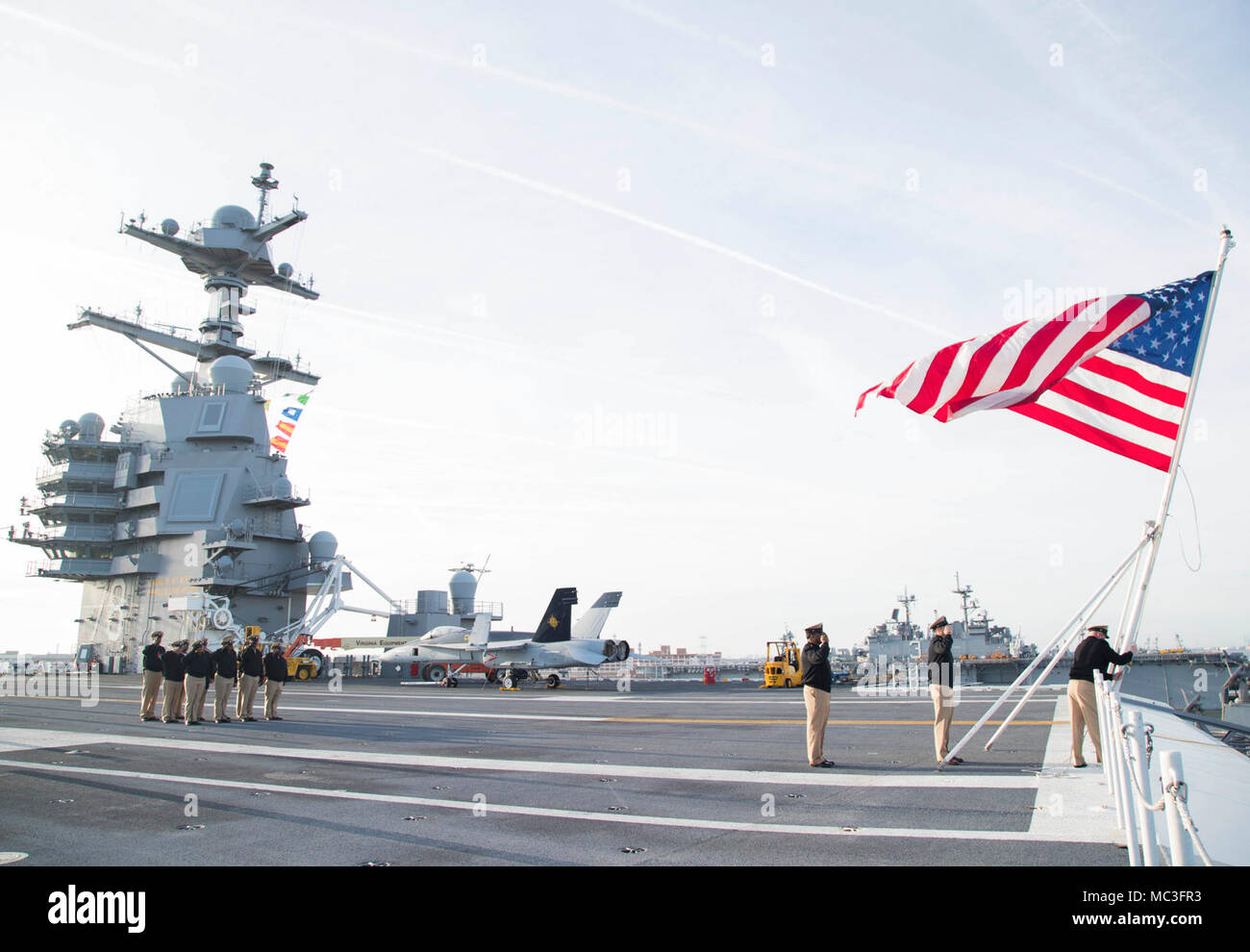 Ships chiefs mess hi-res stock photography and images - Alamy