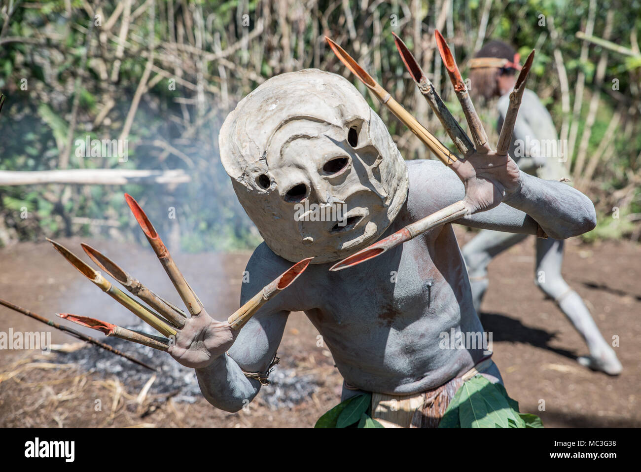 Masked Asaro Mudmen performance, Geremiaka village, Goroka area ...