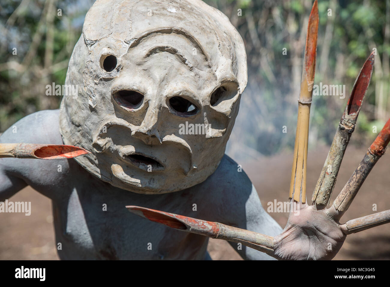 Masked Asaro Mudmen performance, Geremiaka village, Goroka area ...