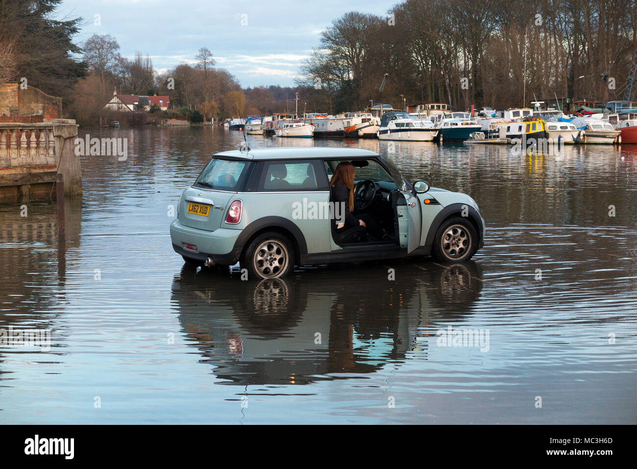 Car floods london hi-res stock photography and images - Alamy