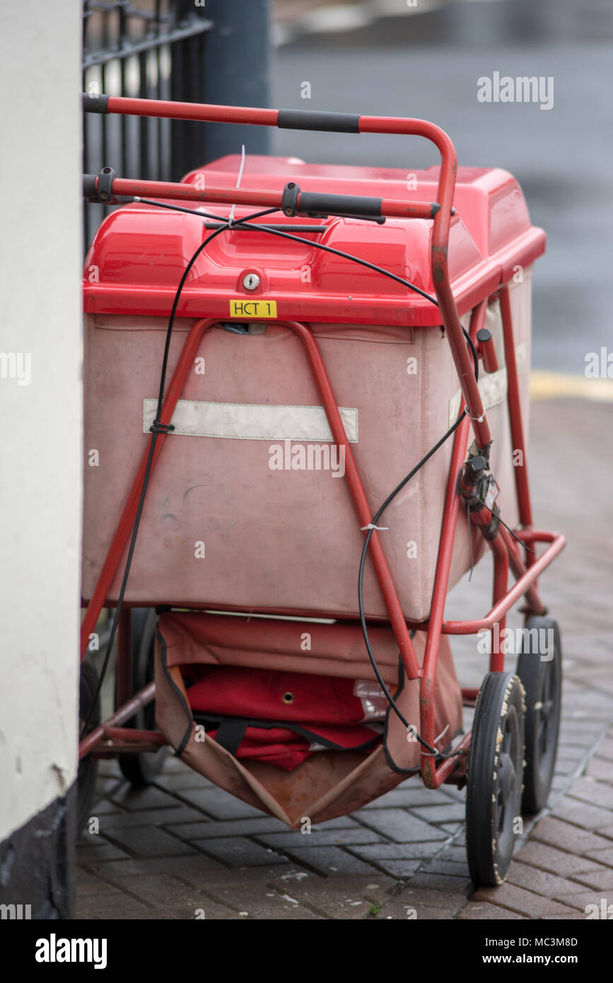 Royal mail handling hi-res stock photography and images - Alamy
